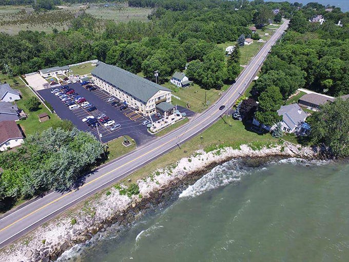 This picturesque shoreline is begging to be your next phone wallpaper.