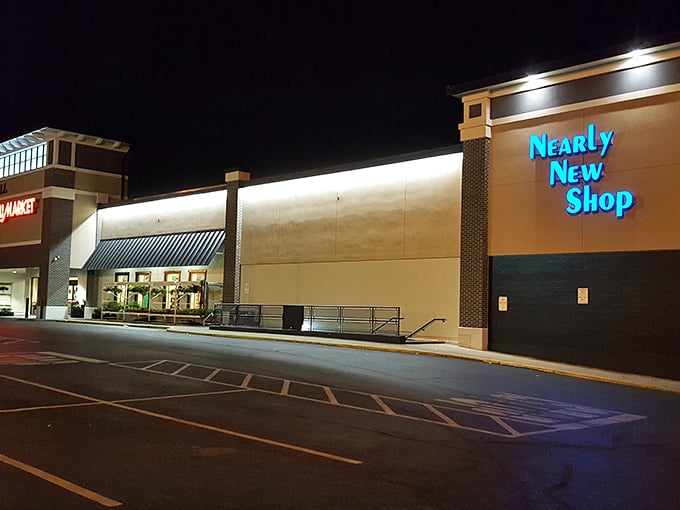 Nighttime bargain hunting? Count us in! This nocturnal treasure trove is where style meets savings under the glow of neon.