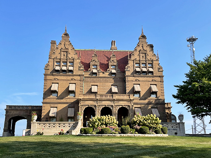 The Pabst Mansion: Where beer fortune meets Gilded Age glamour. Downton Abbey, eat your heart out!