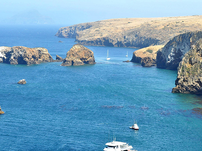 Discover the rugged beauty of the Channel Islands, Santa Barbara's nearby treasures. Enjoy the clear, blue water and stunning coastal views!
