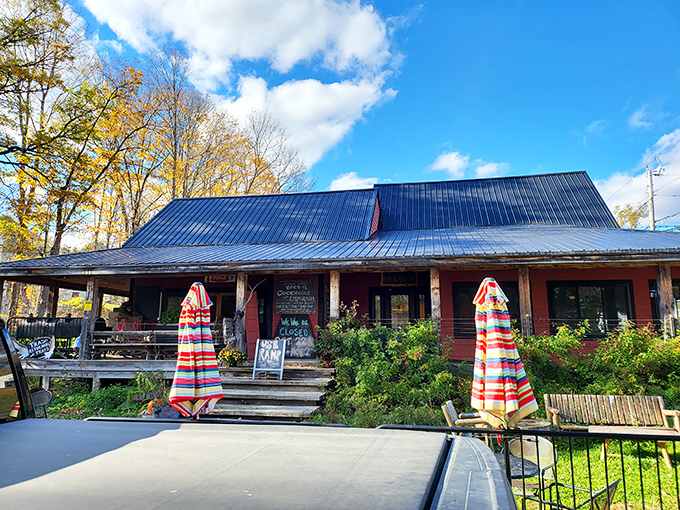 Spring Creek Bar-B-Q: Rustic charm meets smoky perfection. It's like stumbling upon a country music video set, but with better food!