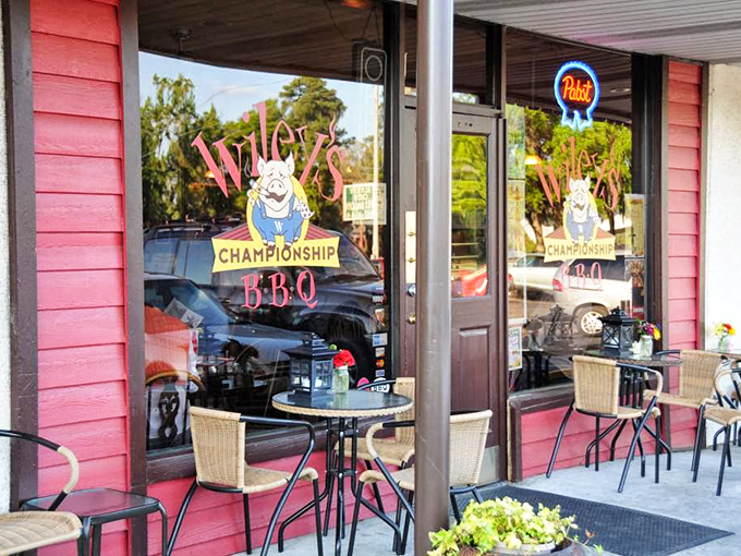 Wiley's Championship BBQ: Where pigs fly... straight onto your plate! This Savannah gem serves up award-winning flavors with a side of Southern charm.