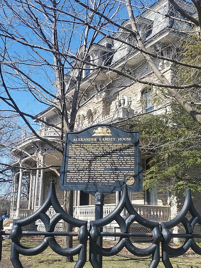 History with a side of elegance! Ramsey's pad is like stepping into a sepia photograph, but with better plumbing.