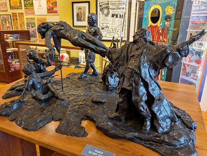 Houdini would approve! From sawing assistants in half to levitating ladies, this place celebrates the art of making jaws drop.