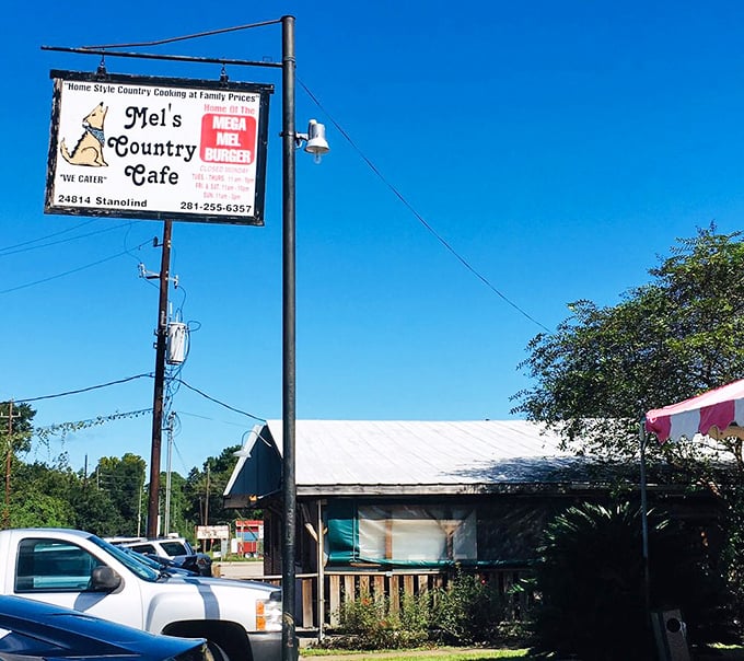 Checkered tablecloths and chicken fried steak – Mel's is serving up slices of Americana that'll make you want to belt out "God Bless Texas!"
