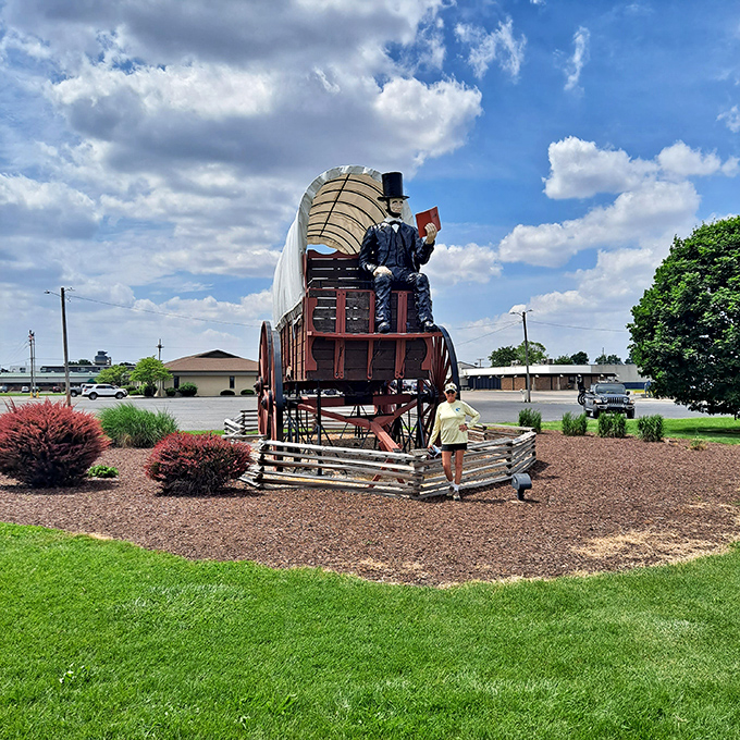 Who needs Air Force One when you've got this? Lincoln's supersized wagon brings new meaning to "presidential motorcade."