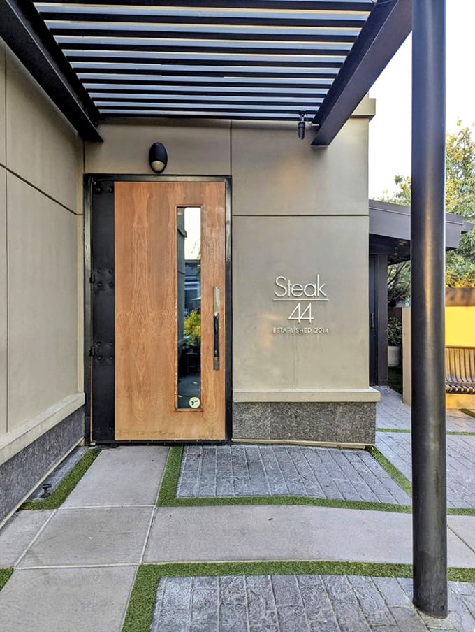 Modern on the outside, mouthwatering on the inside. Steak 44 proves that sometimes, newer is better &ndash; especially when it comes to prime cuts.