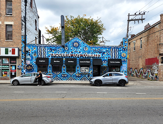 Forget blue plate specials. Los Comales serves up a whole blue building of deliciousness! Your taste buds will thank you for the colorful detour.