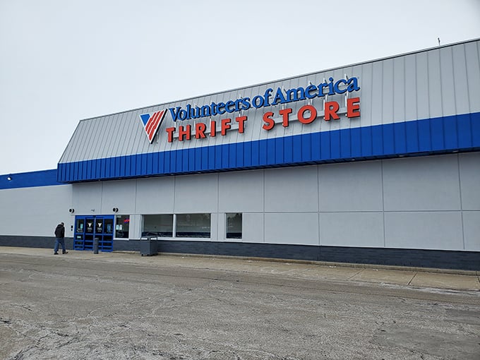 Step into a world where every purchase is a mini act of heroism. VOA: Making secondhand shopping feel like first-class citizenship!