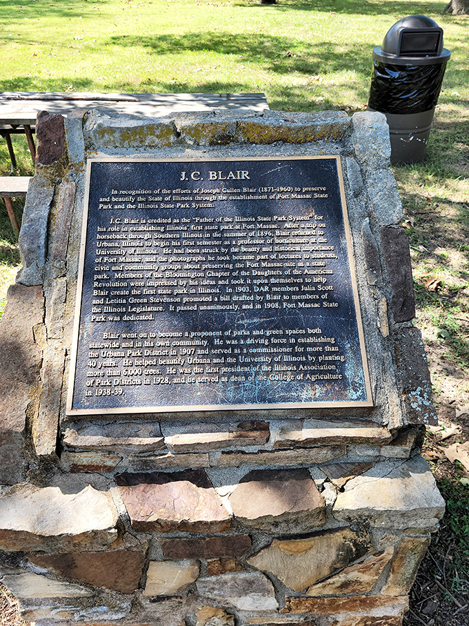 History buffs, rejoice! This plaque is like CliffsNotes for Fort Massac, minus the last-minute cramming and cold sweats.