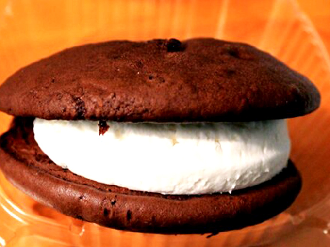 The Whoopie Pie: Maine's answer to the Oreo, but with enough cream filling to make you say "whoopie" out loud. 