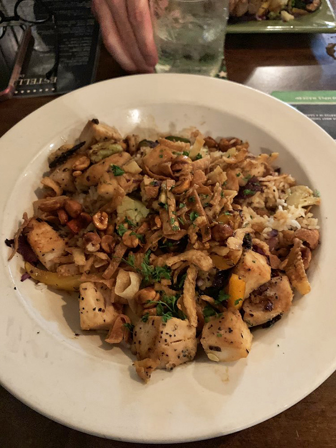 A teriyaki bowl that's more packed than a Minnesota winter coat: Colorful veggies and tender chicken play hide-and-seek in this flavorful feast.