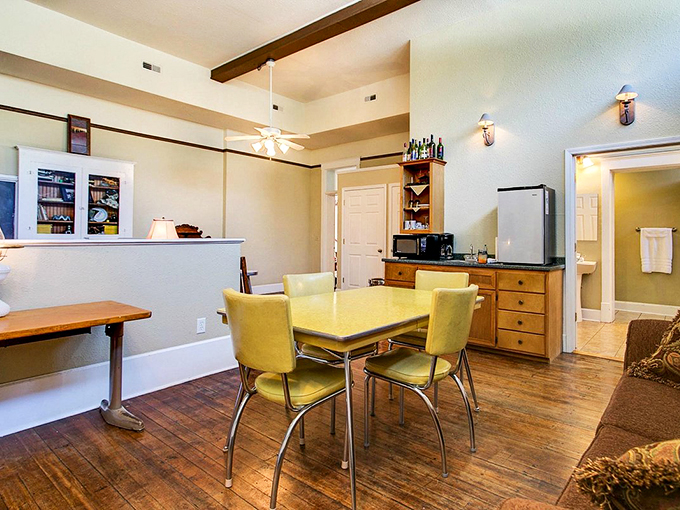 Pull up a chair at this retro-chic table. It's like "Happy Days" meets HGTV, with a side of small-town charm.