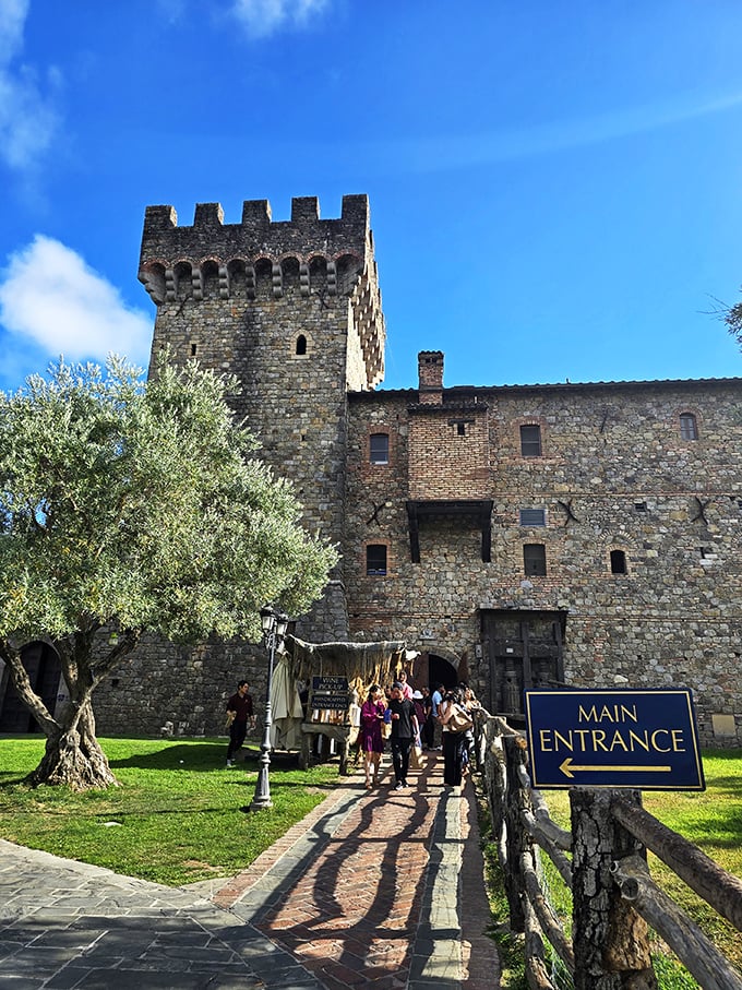 "To the castle!" cry the visitors, ready to storm the gates. Don't worry, the only thing flowing here is wine, not boiling oil.