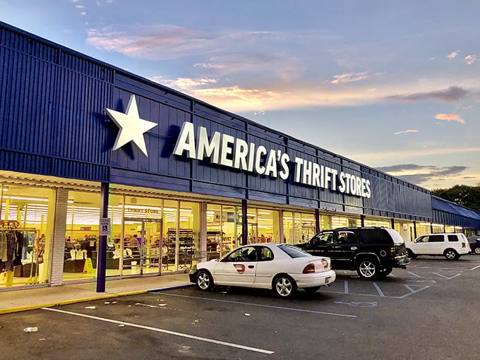 Stars, stripes, and super savings! America's Thrift Store in Alabaster is where patriotism meets penny-pinching in a red, white, and blue bonanza.