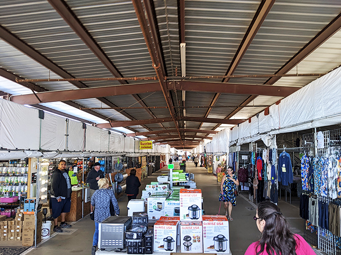 Arizona Market Place: Yuma's sun-soaked treasure trove! Where cowboy boots meet churros in a delightful desert dance.