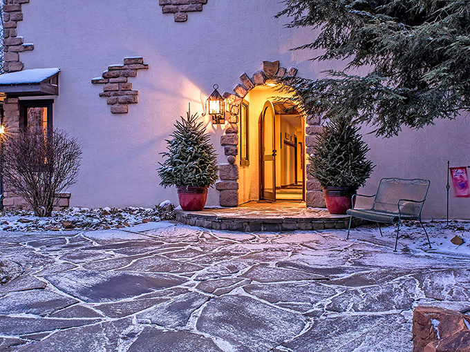 Glenlaurel Scottish Inn: Kilts optional, sense of wonder required! This slice of Scotland in Ohio will have you saying "Och aye!" in no time.