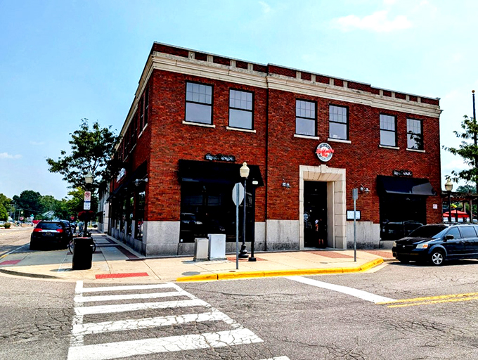 Lockhart's: where bricks meet brisket in a symphony of smoke. This Royal Oak gem is the Carnegie Hall of BBQ.