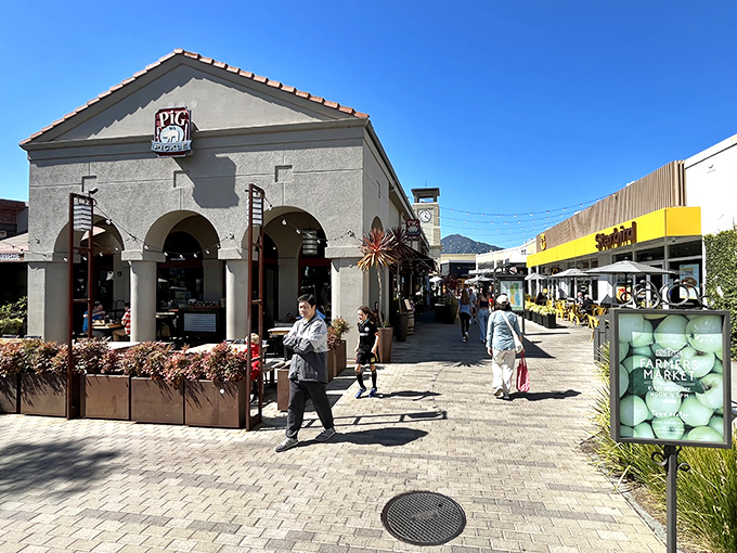 Pig In A Pickle: The mall food court rebel that's got kale salads questioning their life choices.