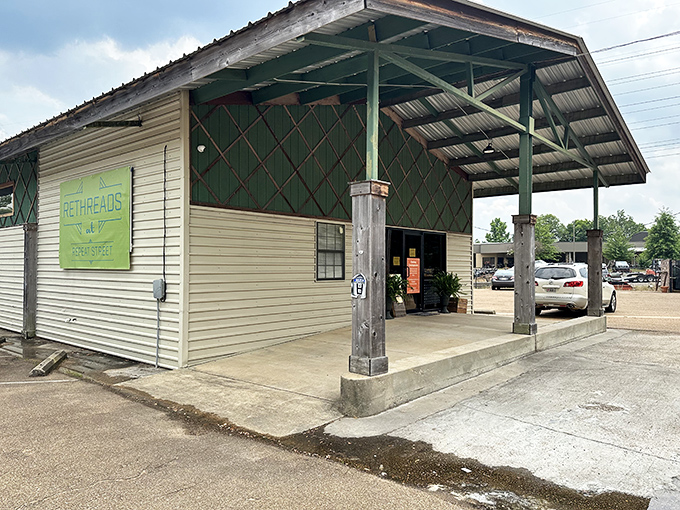 Repeat Street: Where fashion goes for its encore performance. It's like a Broadway revival, but for your wardrobe!