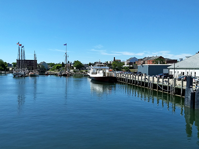 Rockland: Where art meets the sea. This cultural hub proves lobsters and sculptures can coexist beautifully.