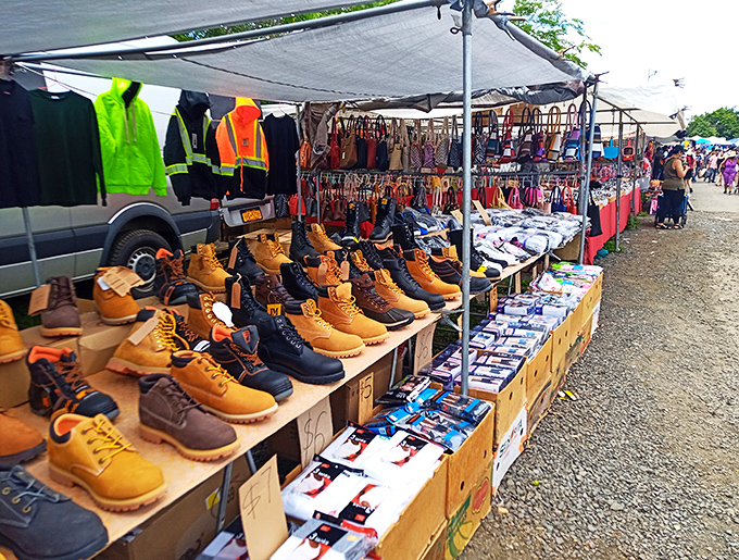 The Boulevard's bustling bazaar: Where fashion finds and culinary curiosities collide. It's a feast for the eyes (and maybe your closet).