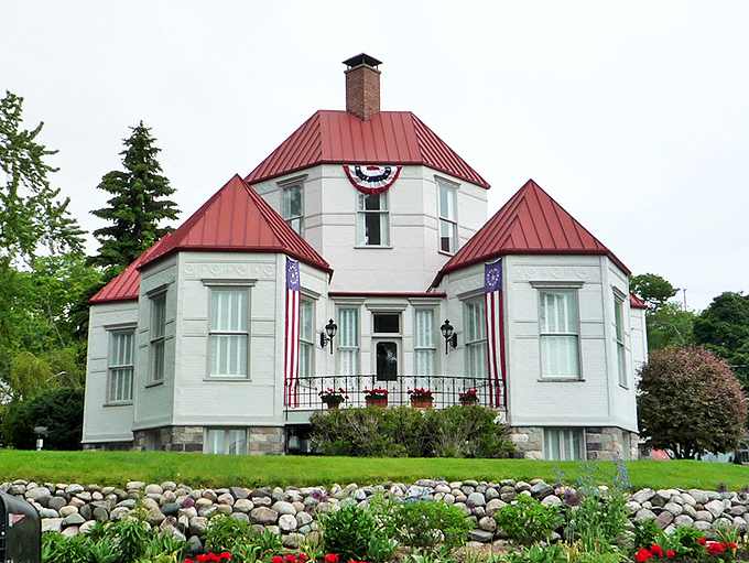 Beach Drive: Millionaire's Row by the lake. It's like Monopoly in real life, but with better landscaping and actual water views.