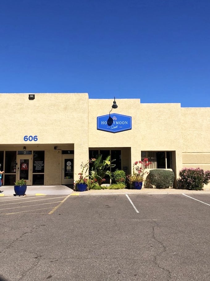 Stars and stripes meet sugar and spice. Honeymoon Sweets Cafe's patriotic charm is as American as apple pie &ndash; and probably just as delicious!