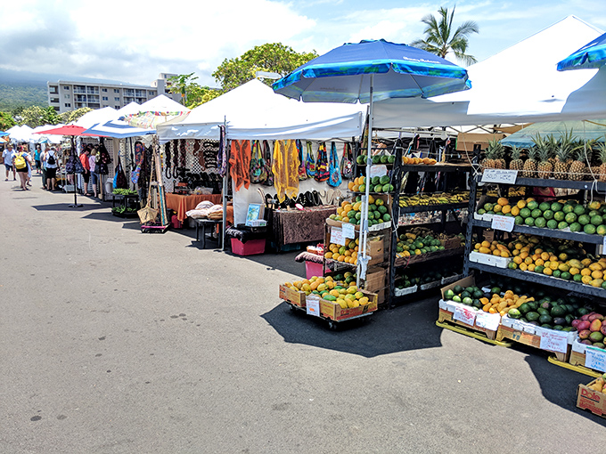 Sun, sea, and seriously good produce! Kona Farmers Market is the place where "farm-to-table" means "morning harvest to lunch plate."