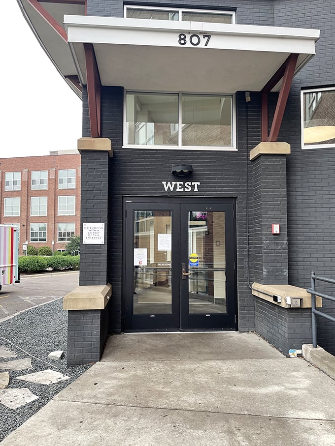 Industrial chic meets creamy treats! MN Nice Cream's urban setting is the perfect backdrop for your next Instagram-worthy dessert adventure.