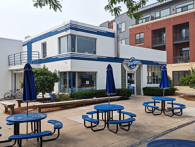 Retro meets modern at Monty's, where classic diner fare gets a 21st-century twist. Your Instagram feed will thank you.