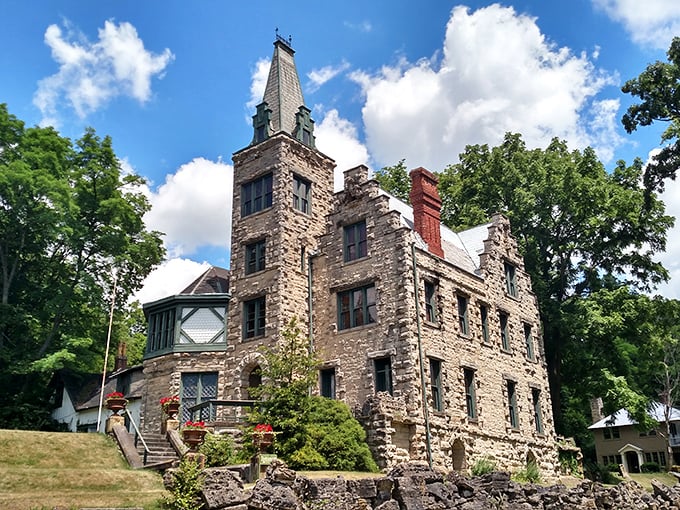 Mac-A-Cheek and Mac-O-Chee: Proof that sibling rivalry can lead to some seriously impressive architecture. Keeping up with the Joneses, 19th-century style!