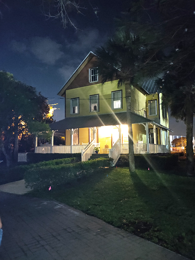 Nightlight not included! This charming abode is where Southern hospitality meets 'The Shining' – sweet tea with a side of shivers.