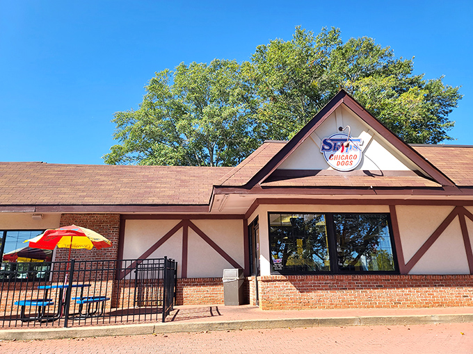 Stars, stripes, and Chicago-style dogs! Skips serves up a taste of the Midwest with Southern hospitality in a home-away-from-home setting.