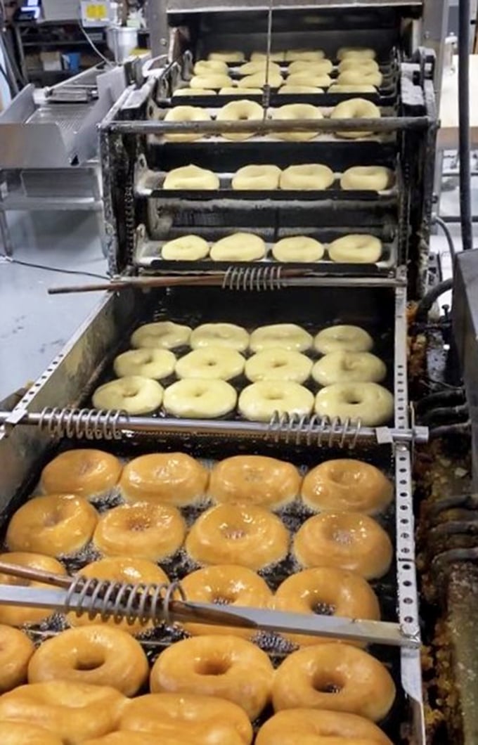 Fresh from their oil bath, these golden rings glisten like Olympic medals. Each one a champion of flavor, waiting for its victory bite.