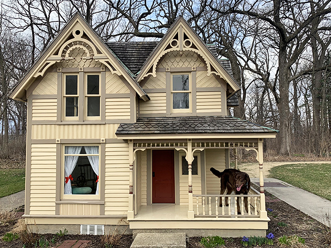 Honey, I shrunk the mansion! This adorable miniature proves good things come in small packages.