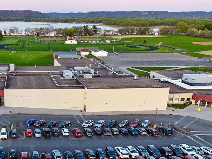 Learning with a view: This school's got a better backdrop than most resorts. Who needs recess when your classroom overlooks the Mississippi?