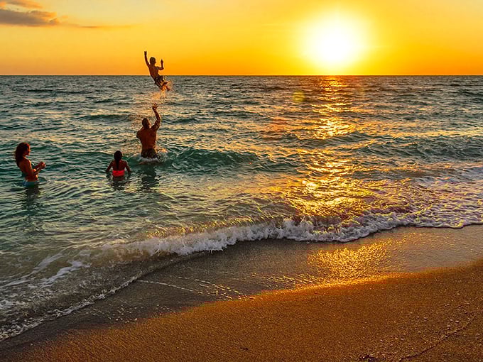Nature's own rock concert! Watch the waves crash against Captiva's rocky shore &ndash; it's like front-row seats to the island's most electrifying performance.