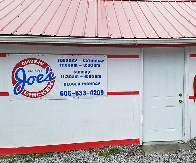 Time your visit right, folks! Joe's is like Cinderella's carriage - it turns back into a pumpkin on Mondays. Plan accordingly for maximum deliciousness.