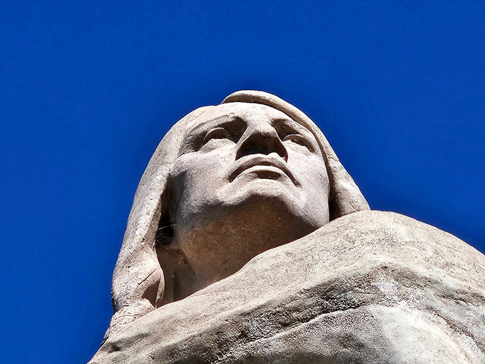 Up close and personal with the Black Hawk Statue. He's got that "I woke up like this" look down pat.