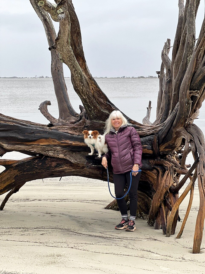 Say cheese! These happy campers prove that Driftwood Beach is the ultimate backdrop for your next profile picture.