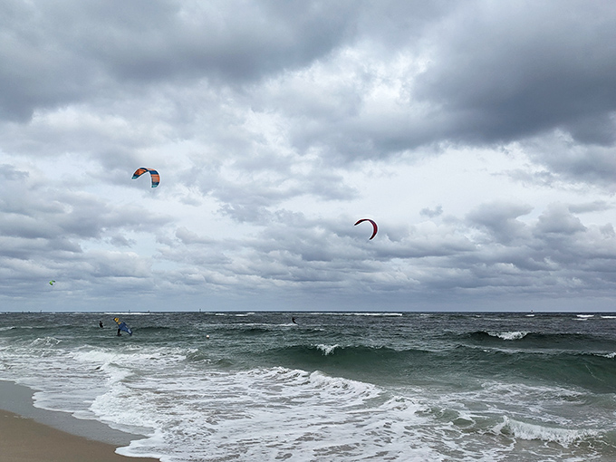 Surf's up, and the kites are flying higher than my enthusiasm for an all-you-can-eat seafood buffet. Florida's playground is open for business!