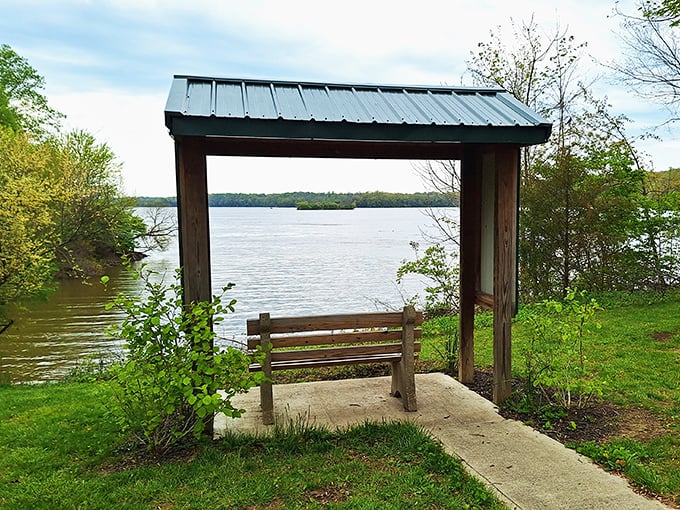 Take a load off! This lakeside love seat offers front-row tickets to nature's greatest show. It's like a drive-in movie, minus the car and plus a whole lot of fresh air.