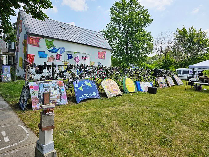 Art knows no bounds here. From painted canvases to repurposed junk, creativity spills onto the streets in a vibrant urban tapestry.