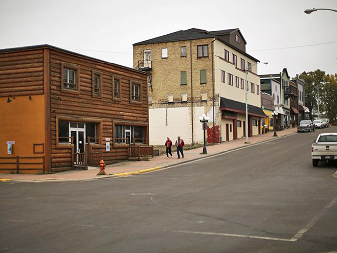 Ely's main street: Where every shop tells a story and every storefront is an invitation to explore. It's like a real-life game of Monopoly, but with better prizes.