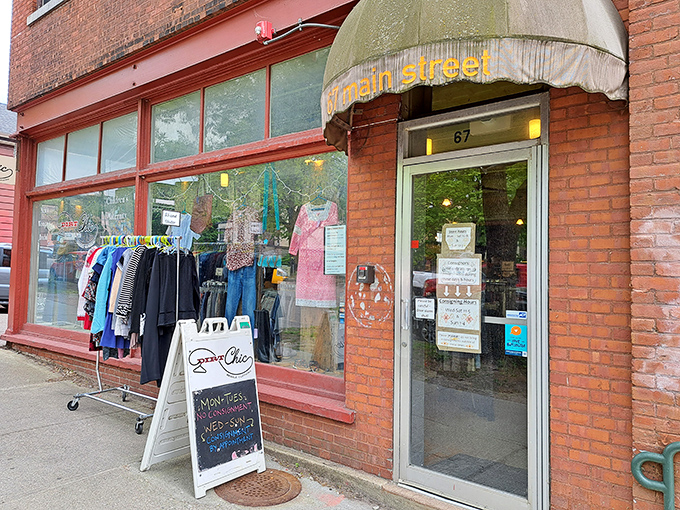 Dirt Chic: Where "secondhand" is first-class! This boutique proves that vintage never goes out of style. Time to get your thrift on!