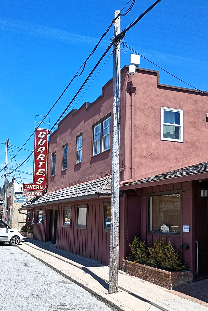 Duarte's Tavern: Where the Wild West meets wild flavors. This rustic gem has been serving up slices of history since 1894.