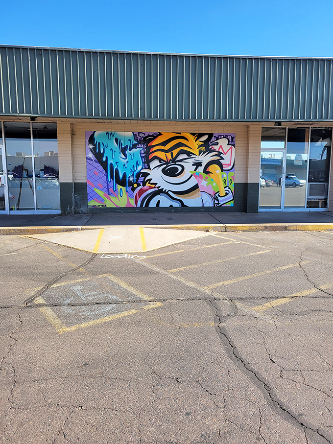 Electric Bat Arcade: Holy high scores, Batman! This neon beacon calls all caped crusaders of gaming to Tempe's electrifying playground.