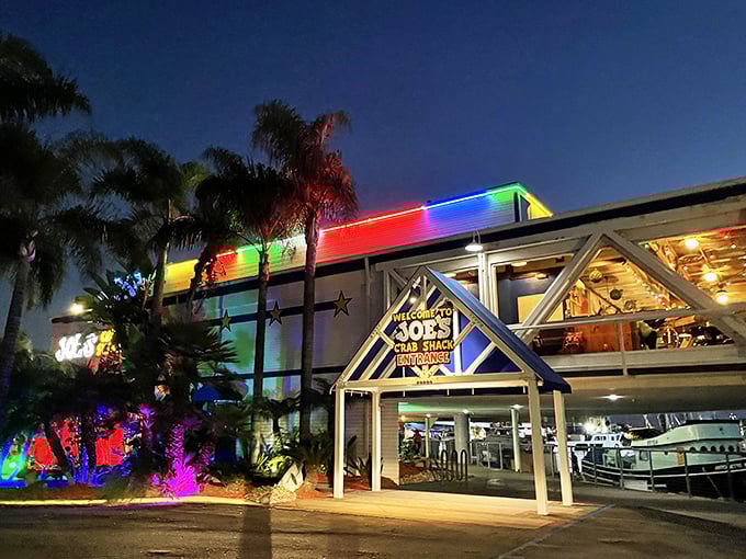 Joe's Crab Shack: Where every day is a beach party! This kaleidoscope of colors is like a seafood carnival.