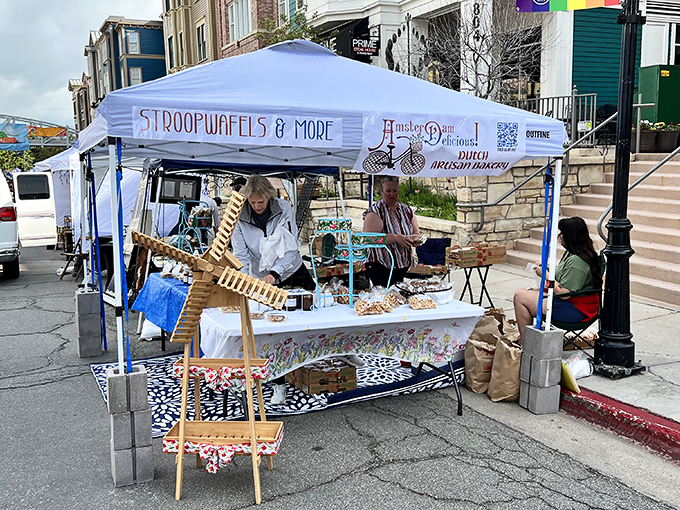 Main Street turns into Fun Street! Park Silly Sunday Market is where mountain town charm meets big city variety.